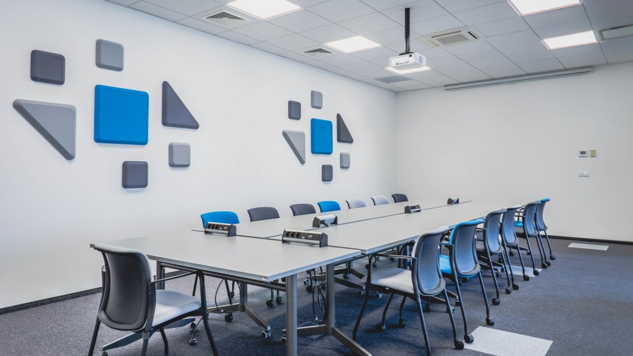 Reference project for Essilor Polonia - timeless look | MARO